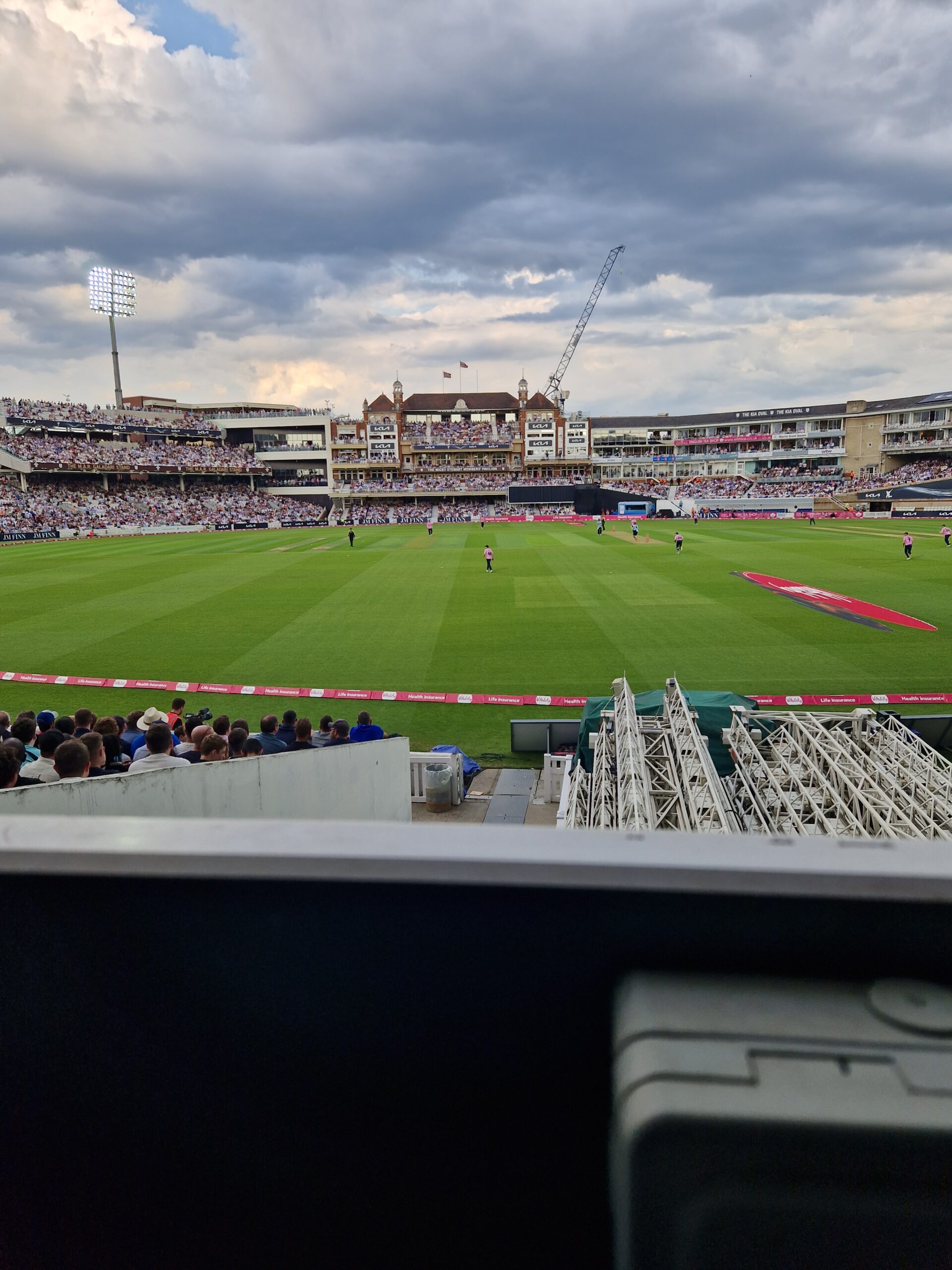 Middlesex edge thriller in a London derby that saw records shattered ...